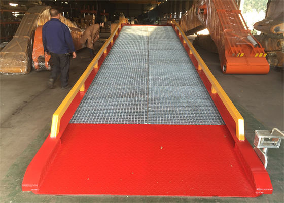Loading And Unloading Mobile Yard Ramp / Container Dock Ramp